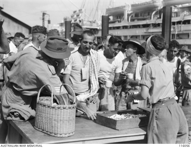 SINGAPORE. 1945-09-13. PRISONERS OF WAR RELEASED FROM CHANGI PRISON ...