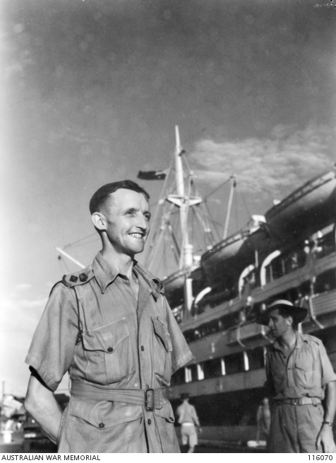 SINGAPORE. 1945-09-13. PRISONERS OF WAR RELEASED FROM CHANGI PRISON ...