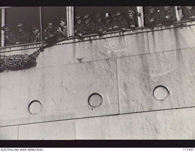 MELBOURNE, VIC. 1945-10-16. 8TH AUSTRALIAN DIVISION EX-PRISONERS OF WAR ...
