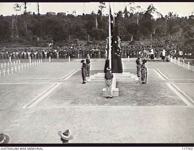 TARAKAN ISLAND. 1945-09-30. PERSONNEL OF 26TH INFANTRY BRIGADE TAKING ...