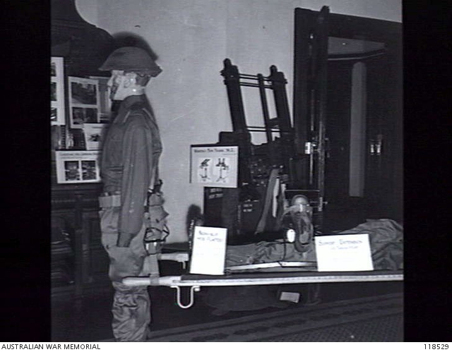 MELBOURNE, VICTORIA. 1945-11-13. AN EXHIBITION OF MILITARY INVENTIONS ...