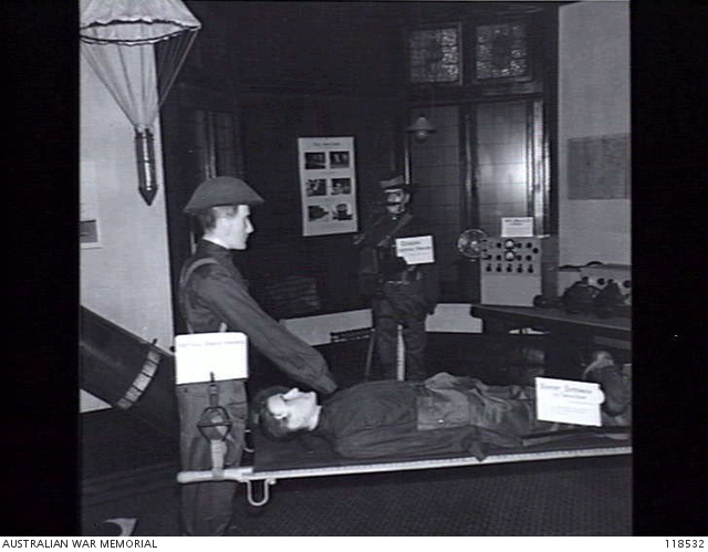 MELBOURNE, VICTORIA. 1945-11-13. AN EXHIBITION OF MILITARY INVENTIONS ...