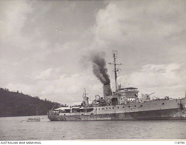 WHITSUNDAY PASSAGE, QUEENSLAND. 1945-11-07. THE CREW OF HMAS ...