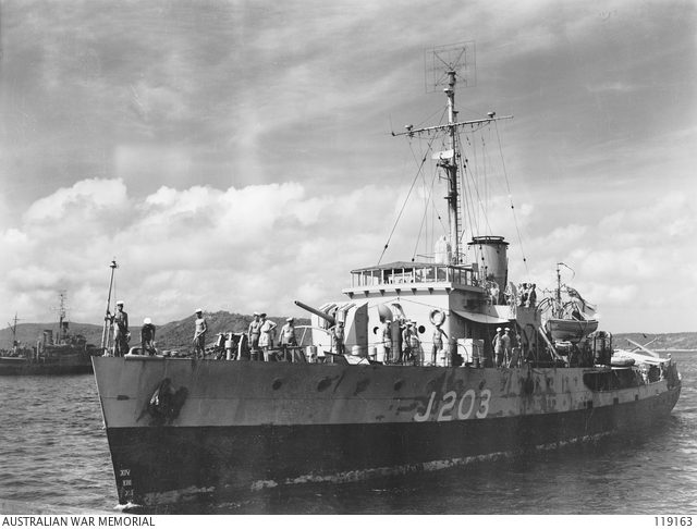 THURSDAY ISLAND, TORRES STRAIT. 1945-10-29. HMAS ROCKHAMPTON BERTHING ...