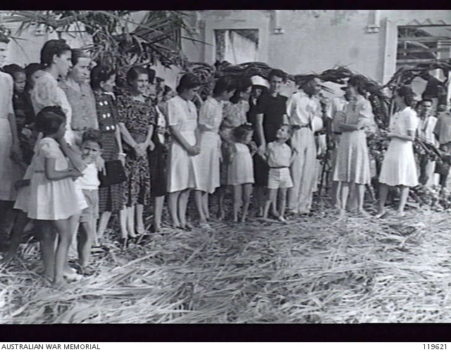 DILI, PORTUGUESE TIMOR 1945-09-24. A SMALL PARTY OF AUSTRALIAN TROOPS ...