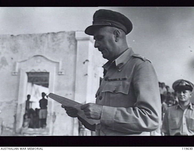 DILI, PORTUGUESE TIMOR 1945-09-24. A SMALL PARTY OF AUSTRALIAN TROOPS ...