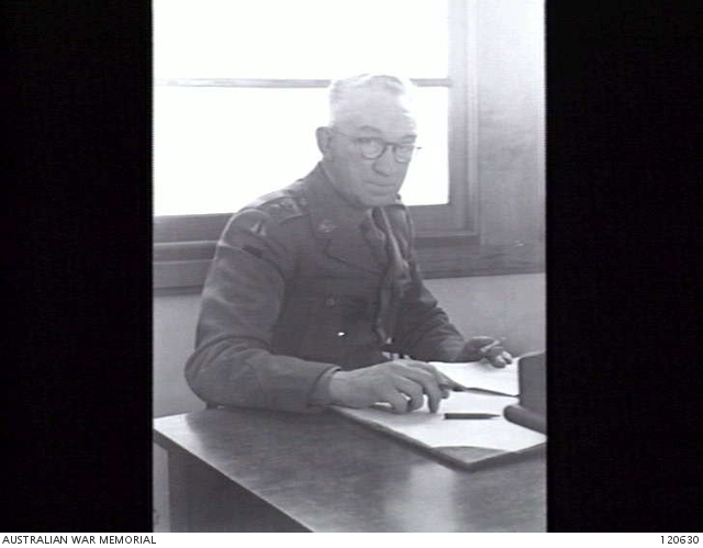 VICTORIA BARRACKS, MELBOURNE, VIC 1945-12. V514366 LIEUTENANT COLONEL T ...