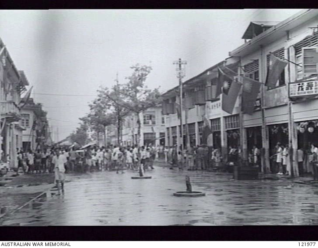 PONTIANAK, BORNEO 1945-10-16. OCCUPATION BY 2/33RD BATTALION ...