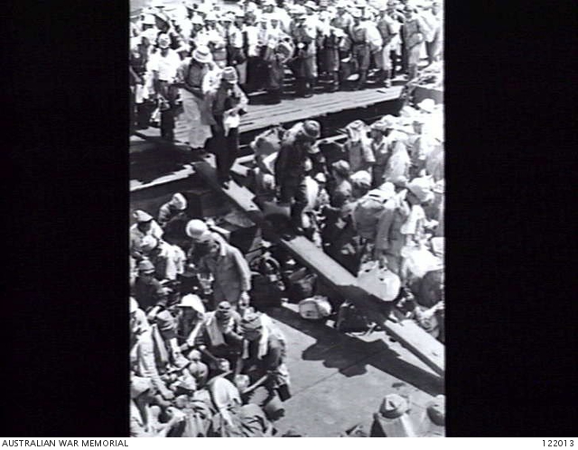 BANDJERMASIN, BORNEO 1945-10-02. OCCUPATION BY 2/31ST BATTALION ...