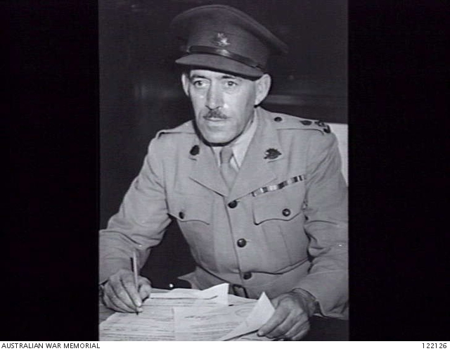 WOOLLOOMOOLOO, SYDNEY, NSW 1945-10-11. NX194033 LIEUTENANT COLONEL O. J ...