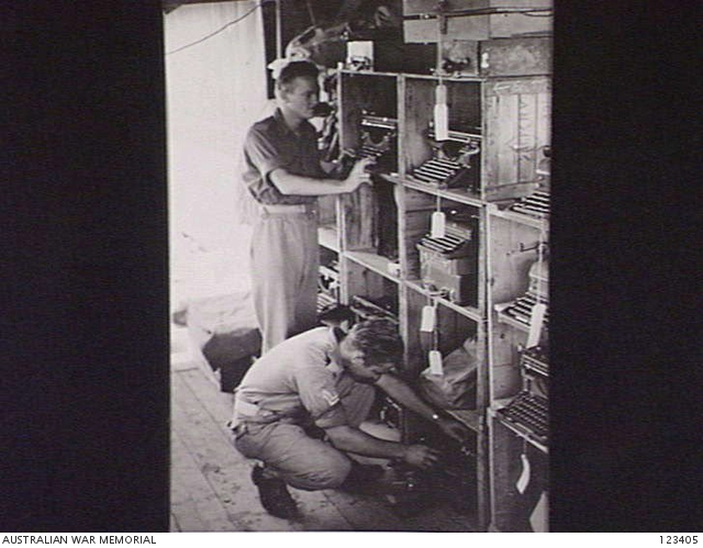 BALIKPAPAN, BORNEO. 1945-11-08. NX44478 CRAFTSMAN K. C. SCOTT AND ...