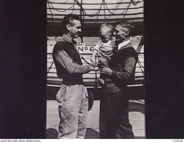 SYDNEY, NSW 1945-10-20. THE TRANSPORT VESSEL TAMAROA ARRIVED AT NO. 9 ...