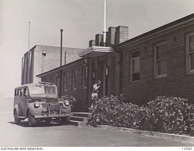PAGEWOOD, NSW 1946-01-17. THE EXTERIOR OF THE HEADQUARTERS OF THE 1ST ...