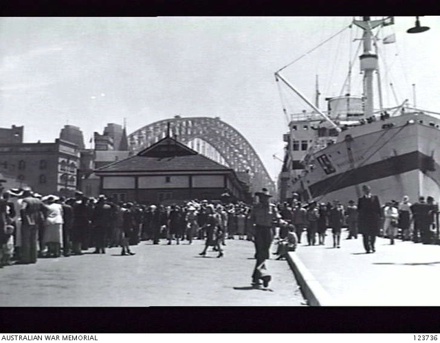 SYDNEY, NSW 1945-11-23. THE HOSPITAL SHIP WANGANELLA (45) ARRIVED AT ...