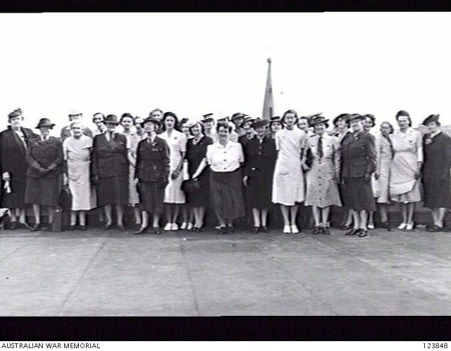 SYDNEY, NSW 1945-12-07. UNIDENTIFIED PERSONNEL OF THE TUESDAY ...