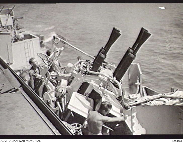WESTERN PACIFIC 1946-01-07. AUSTRALIAN TROOPS MANNING A POM-POM ANTI ...