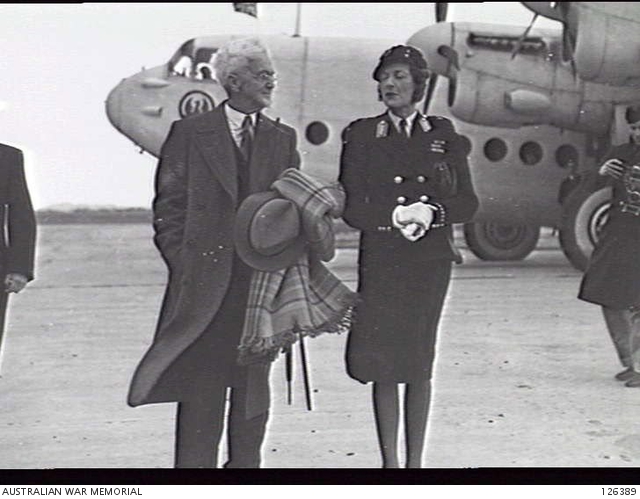 LAVERTON, VIC. 1946-03-26. LADY MOUNTBATTEN ON THE TARMAC WITH SENATOR ...