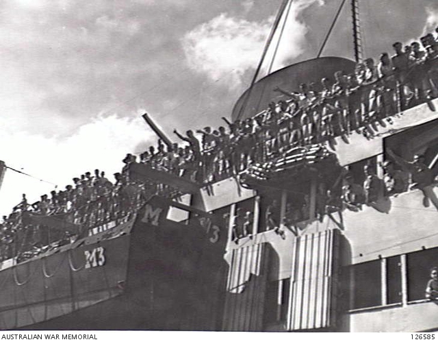 SYDNEY, NSW. 1946-04-30. ARMY, NAVY AND AIR FORCE PERSONNEL LINE THE ...