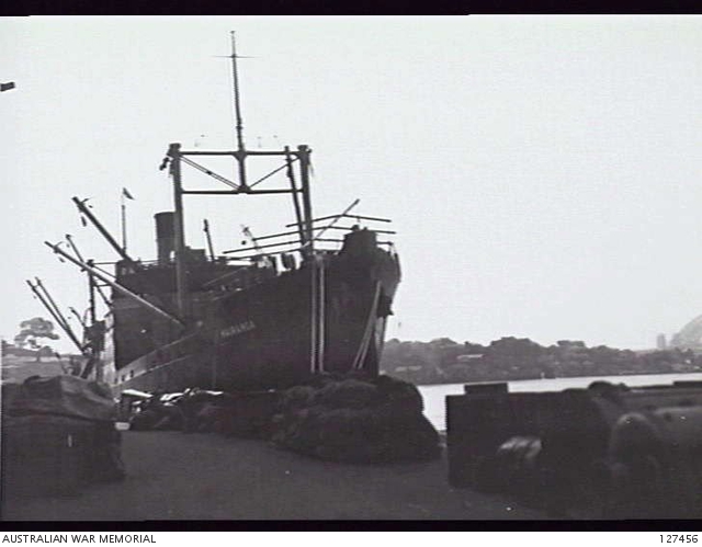 GLEBE ISLAND WHARF, NSW. 1946-05-02. STARBOARD BOW VIEW OF SS KAIRANGA ...