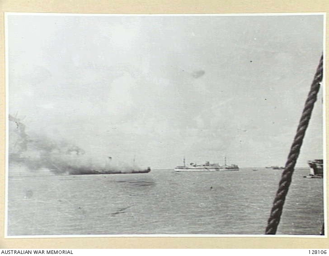 DARWIN, N.T. AUSTRALIA, 1942-02-19. THE TROOP TRANSPORT SS ZEALANDIA ON ...