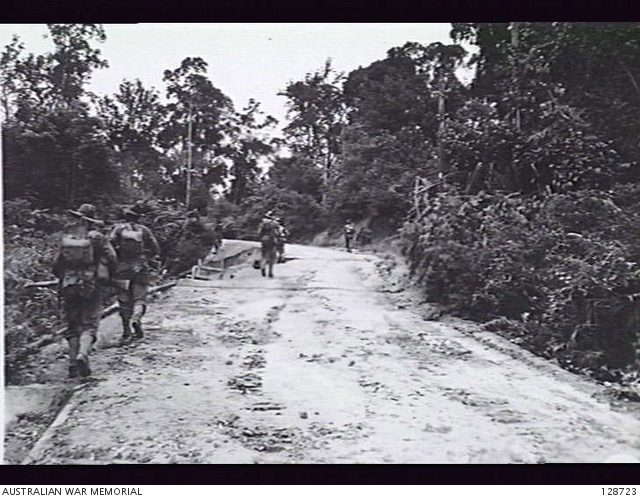 TARAKAN ISLAND, BORNEO. 1945-05-05. TROOPS OF THE 2/24TH INFANTRY ...