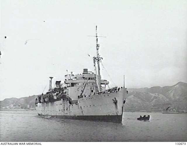 KURE, JAPAN. 1946-12-02. HMAS KANIMBLA STEAMING INTO THE HARBOUR ...