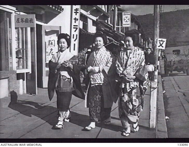 KYOTO, JAPAN. 1947-08. JAPANESE GEISHAS, FOR WHOM THE CITY IS FAMOUS ...