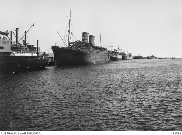 FREMANTLE, WA. 1941-01. BRITISH TROOPSHIPS MAURETANIA AND AWATEA ...