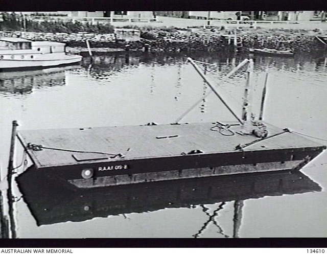RAAF 019-8, A SALVAGE BARGE. A 35 FEET CONVENTIONAL UNPOWERED PONTOON ...