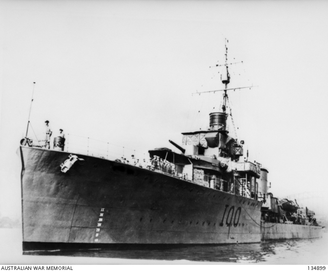 DESTROYER (FLOTILLA LEADER) HMAS STUART IN SYDNEY HARBOUR SHOWING HER ...