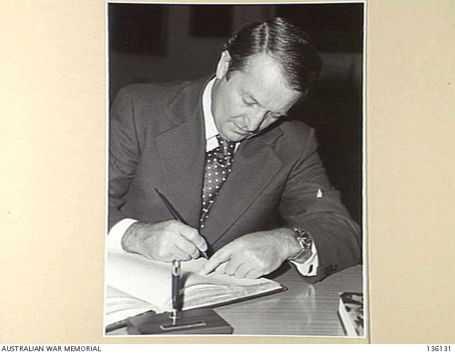 AUSTRALIAN WAR MEMORIAL, CANBERRA, ACT, 1975-03-24. MR W.E. ROWLING ...