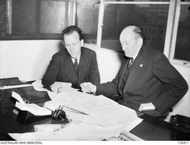 MELBOURNE, VIC. 1942-06-12. DR H. C. (NUGGET) COOMBS (LEFT ...