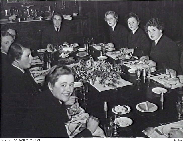 MALVERN, VIC. 1942-08-29. WOMEN'S AUXILIARY AUSTRALIAN AIR FORCE (WAAAF ...