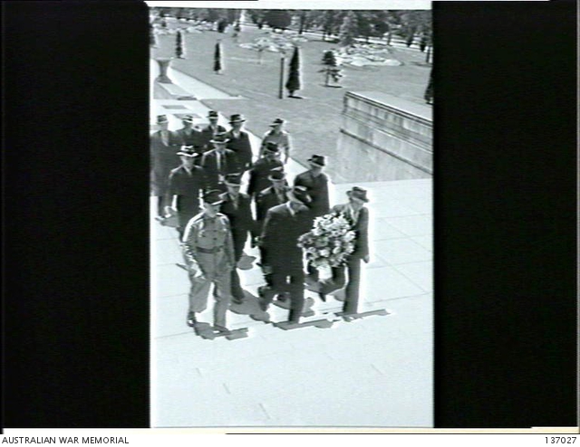 MELBOURNE, VIC. 1942-11-08. MEMBERS OF THE AUSTRALIAN SOVIET FRIENDSHIP ...