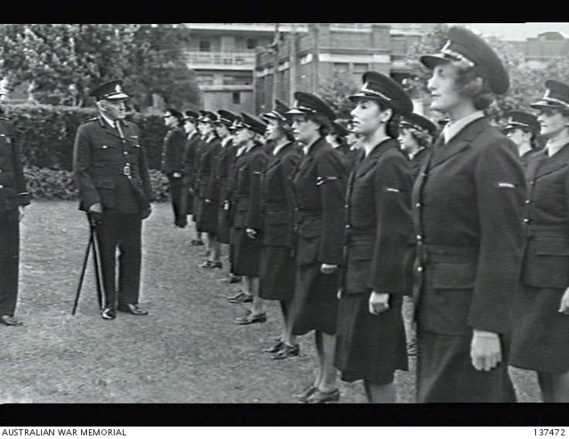 MELBOURNE, VIC. 1942-12-28. THE CHIEF COMMISSIONER OF THE VICTORIAN ...