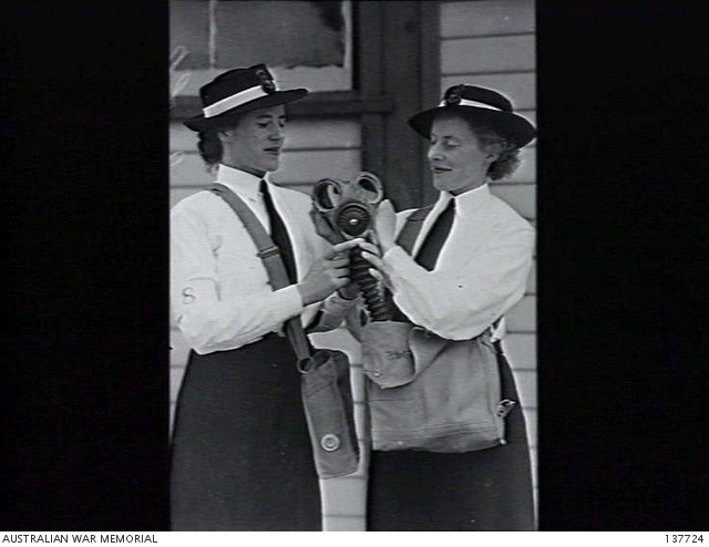 Outdoor portrait of Wrans Lorna Mary and Elizabeth (Betty) Bradford ...