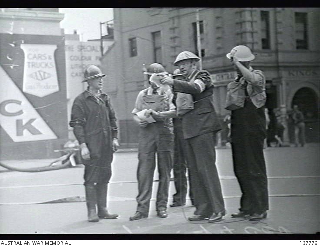 MELBOURNE, VIC. 1943-01-30. MR R. E. LEANE, THE CHIEF INCIDENT OFFICER ...