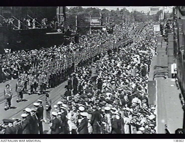 MELBOURNE, VIC. 1943-03-30. MEMBERS OF THE 9TH AUSTRALIAN DIVISION ...