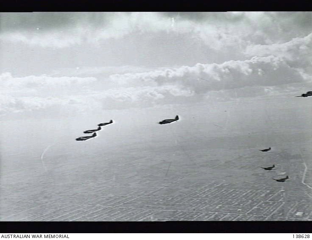 Melbourne, Vic. 1943-04-16. Airspeed "Oxford" aircraft of the RAAF ...