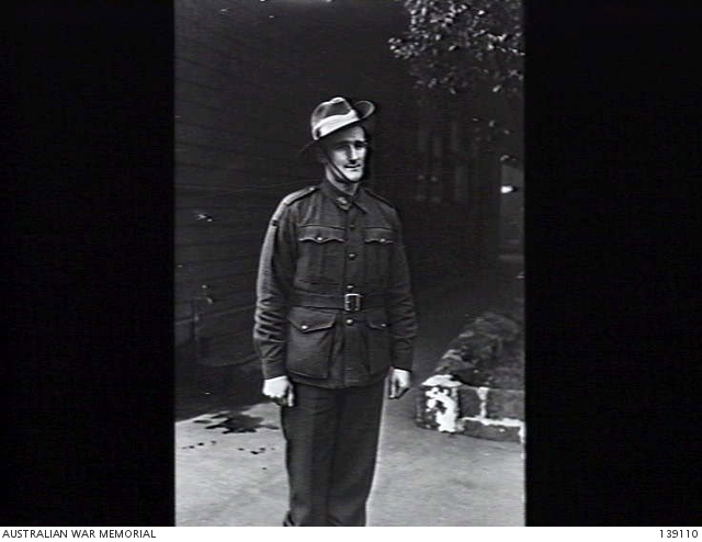 Melbourne, Vic. 1943-06-18. A member of the Australian Army showing the ...
