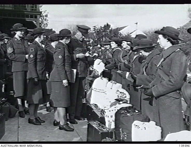 MELBOURNE, VIC. 1943-08-04. MEMBERS OF THE AUSTRALIAN ARMY MEDICAL ...