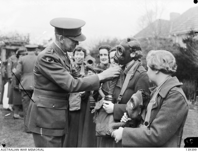 MELBOURNE, VIC. 1943-08-04. MEMBERS OF THE AUSTRALIAN ARMY MEDICAL ...
