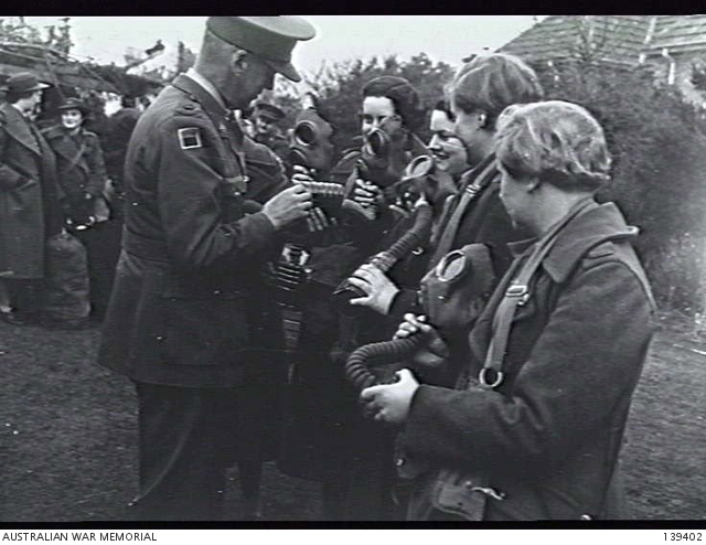 MELBOURNE, VIC. 1943-08-04. MEMBERS OF THE AUSTRALIAN ARMY MEDICAL ...