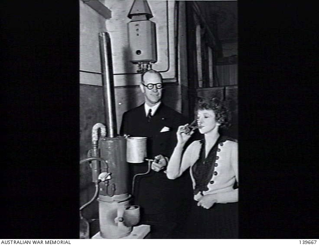 MELBOURNE, VIC. 1943-09-17. MR A. J. F. ANDREW, MANUFACTURING ENGINEER ...