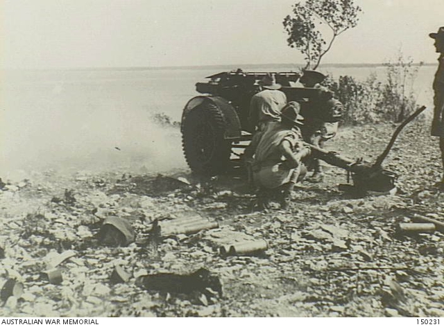 Darwin, NT. August 1942. A crew of five man this highly mobile ...