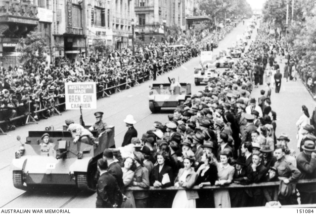 Melbourne, Vic. 13 November 1942. A Bren gun carrier is in the ...