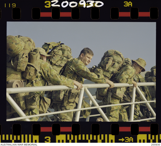 Members of the 3rd Combat Engineer Regiment (3CER) boarding HMAS Jervis ...