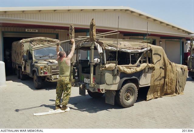 Member of the 5th/7th Battalion (Mechanised), The Royal Australian ...
