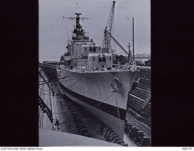 VIEW FROM FINE ON THE STARBOARD BOW OF THE DESTROYER HMAS ANZAC (II) IN ...