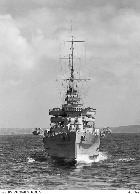 OFF SYDNEY, NSW. 1939-10-20. HEAD ON VIEW OF THE HEAVY CRUISER HMAS ...